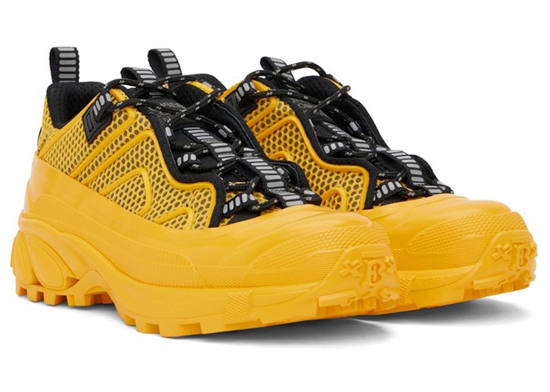 Burberry Arthur Yellow Black Men's - 8051087 - US