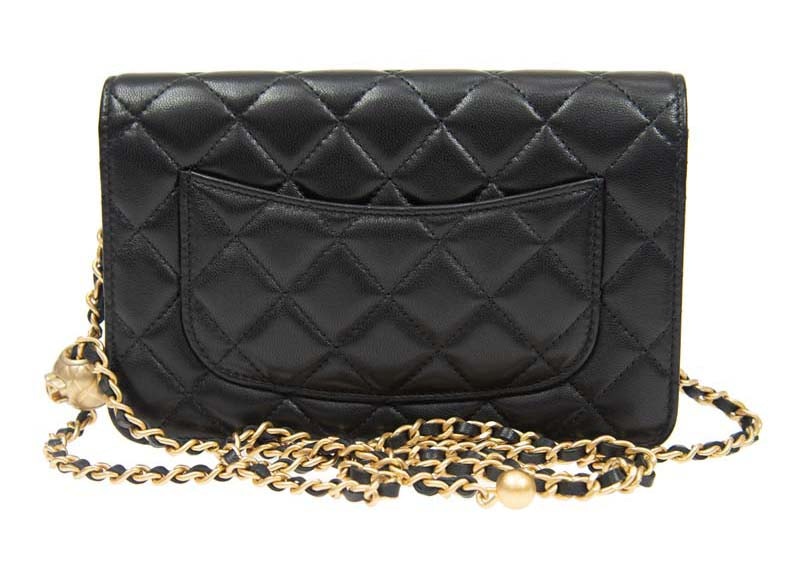 Chanel Pearl Crush Adjustable Strap WOC Black (AP1450) in Lambskin with ...