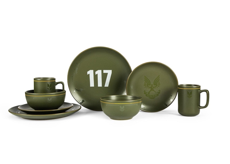 Halo Master Chief 117 Stoneware 8-Piece Dinnerware Set - CN