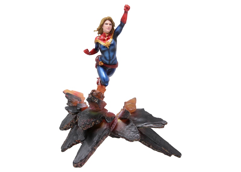 Kotobukiya ARTFX Premier Marvel Universe Captain Marvel Figure Blue - ES