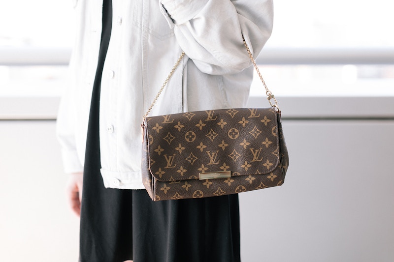 Louis Vuitton Favorite Monogram MM Burgundy Lining - US