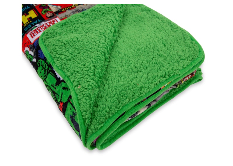 Marvel The Incredible Hulk Comic Books Oversized Sherpa Throw Blanket - US