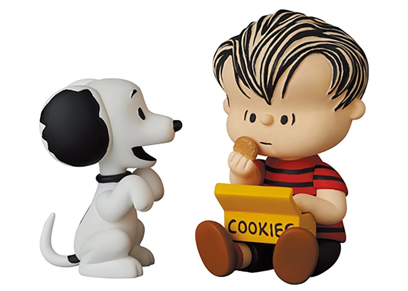 Medicom UDF Peanuts Series 12- 50's Snoopy And Linus Figure Red - US