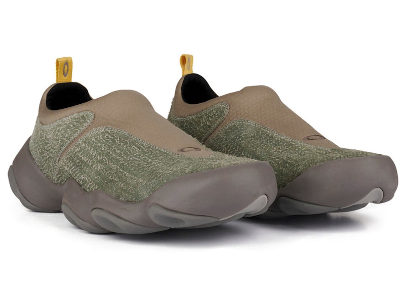 Oakley Factory Team Flesh Brain Dead Sage Men's - Sneakers - US