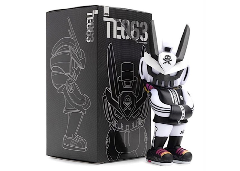 Quiccs x Martian Toys x Kidrobot TEQ63 Titan - US